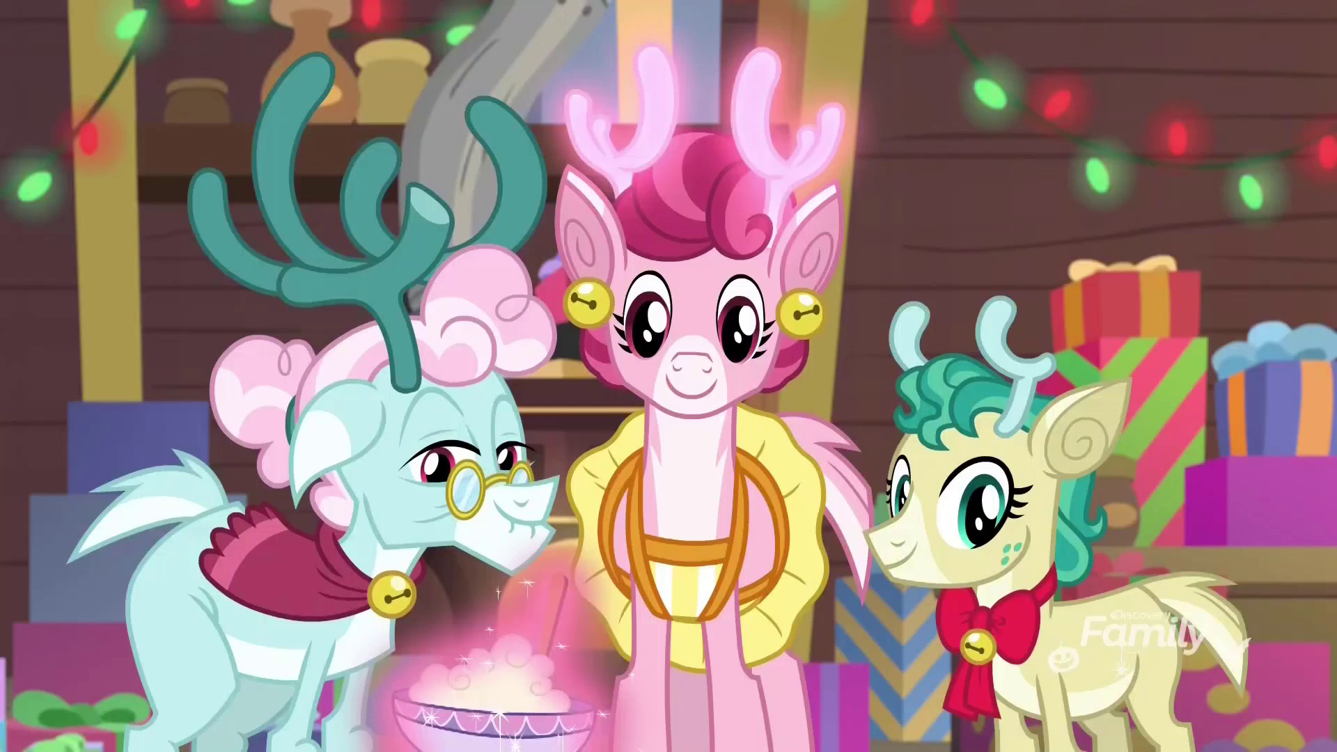 #1868554 - safe, screencap, alice the reindeer, aurora the reindeer ...