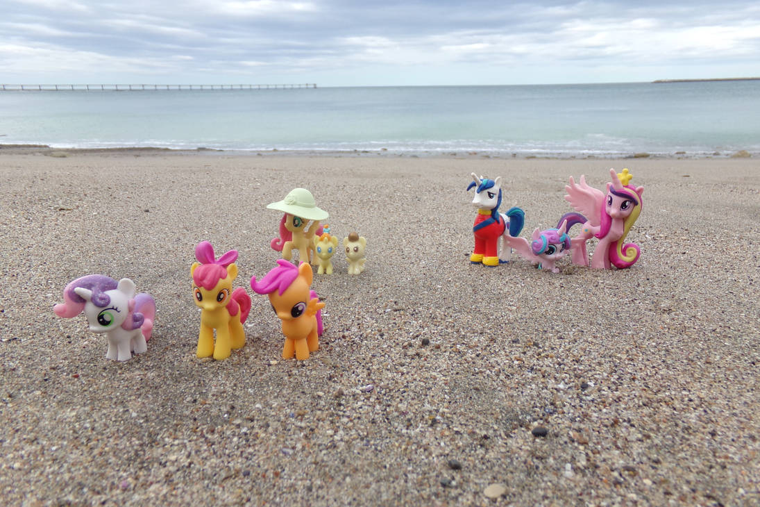 #3485639 - safe, artist:dingopatagonico, apple bloom, carrot cake, cup ...