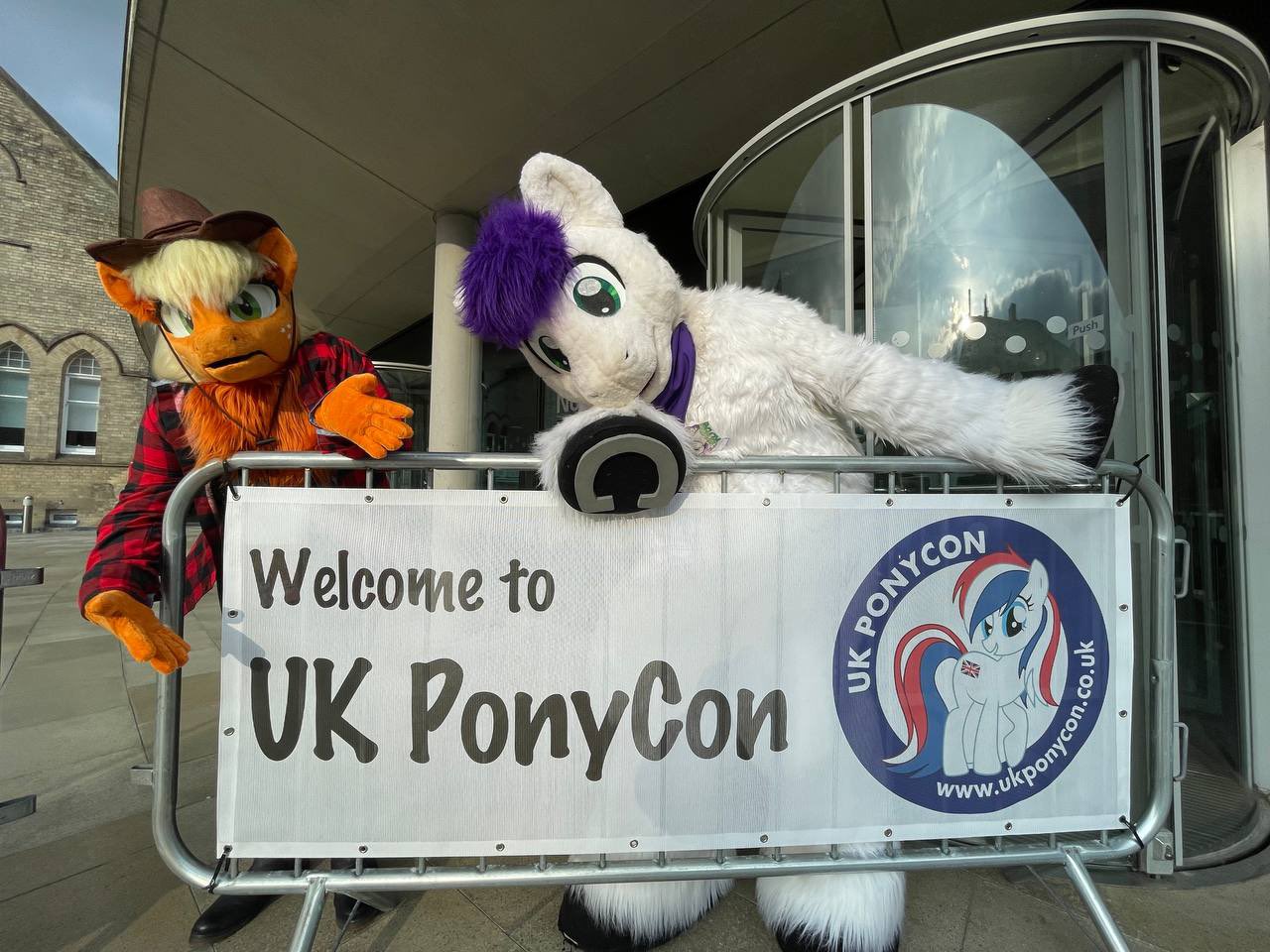 #3341604 - safe, applejack, oc, oc:reverb, uk ponycon, applejack's hat, banner, building ...