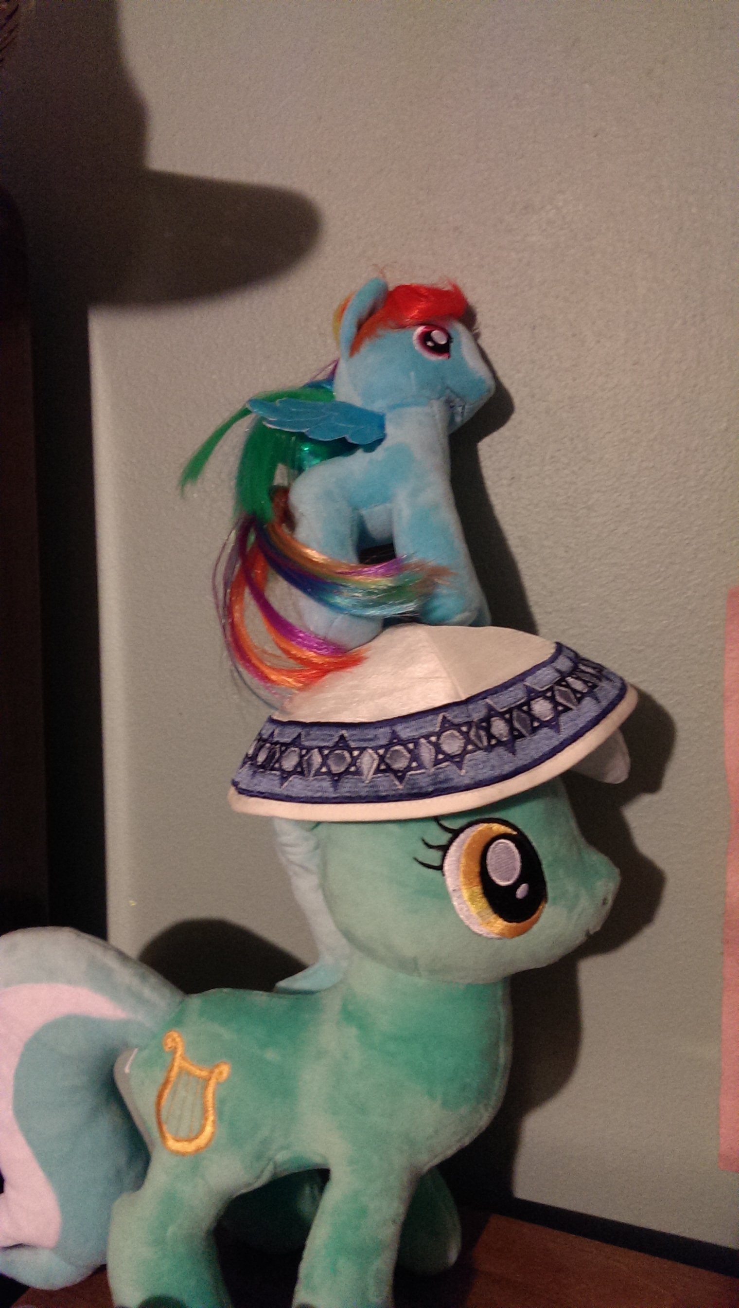 #1177227 - safe, lyra heartstrings, rainbow dash, jew, yamaka - Derpibooru