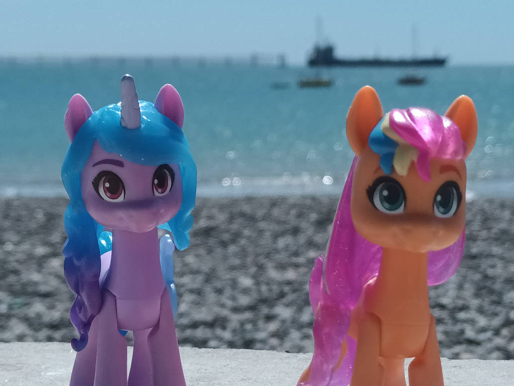 #3281880 - safe, artist:dingopatagonico, izzy moonbow, sunny starscout ...