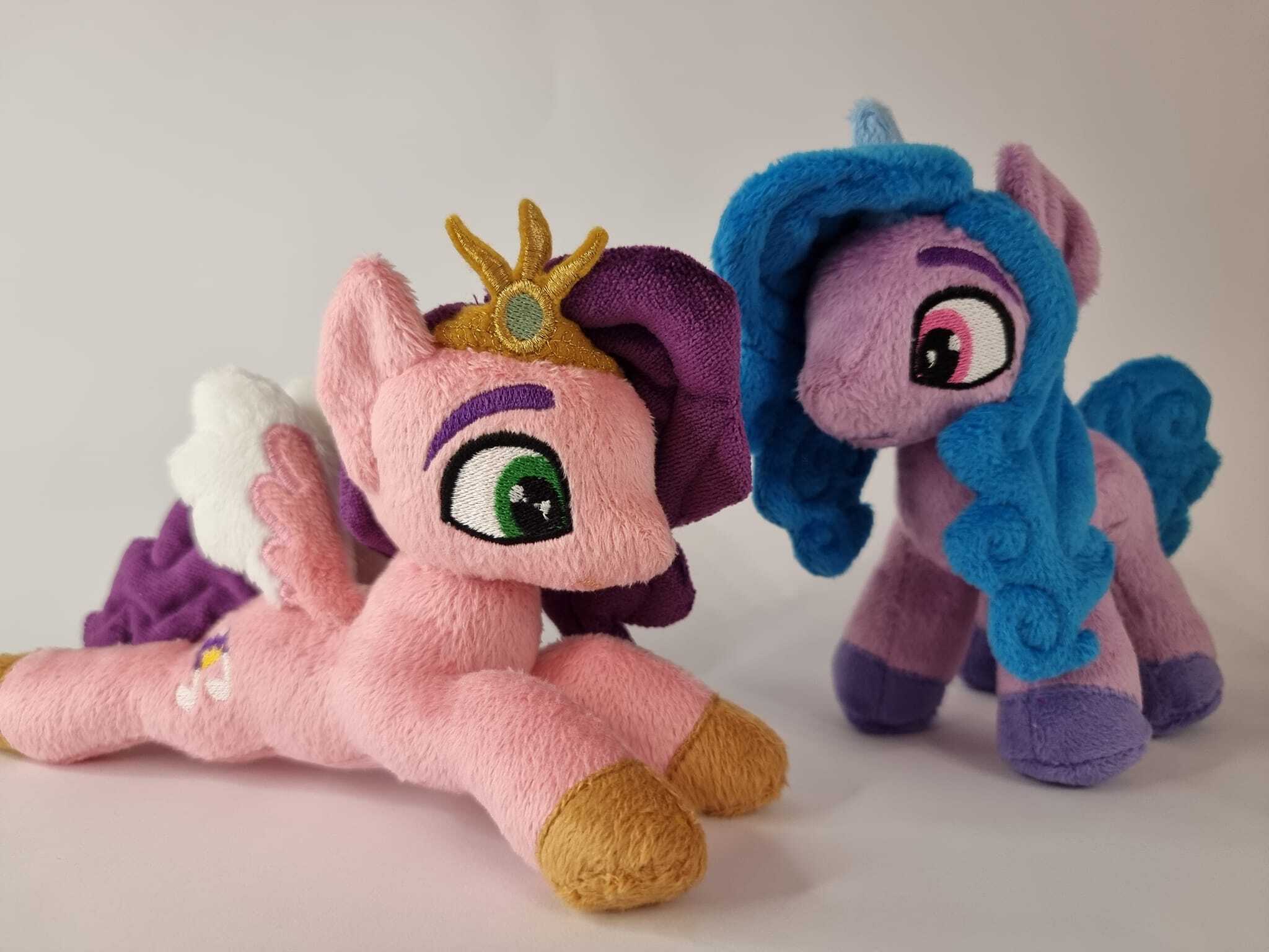 #3543237 - safe, artist:ferracraft, izzy moonbow, pipp petals, pegasus, pony, unicorn, g5 ...