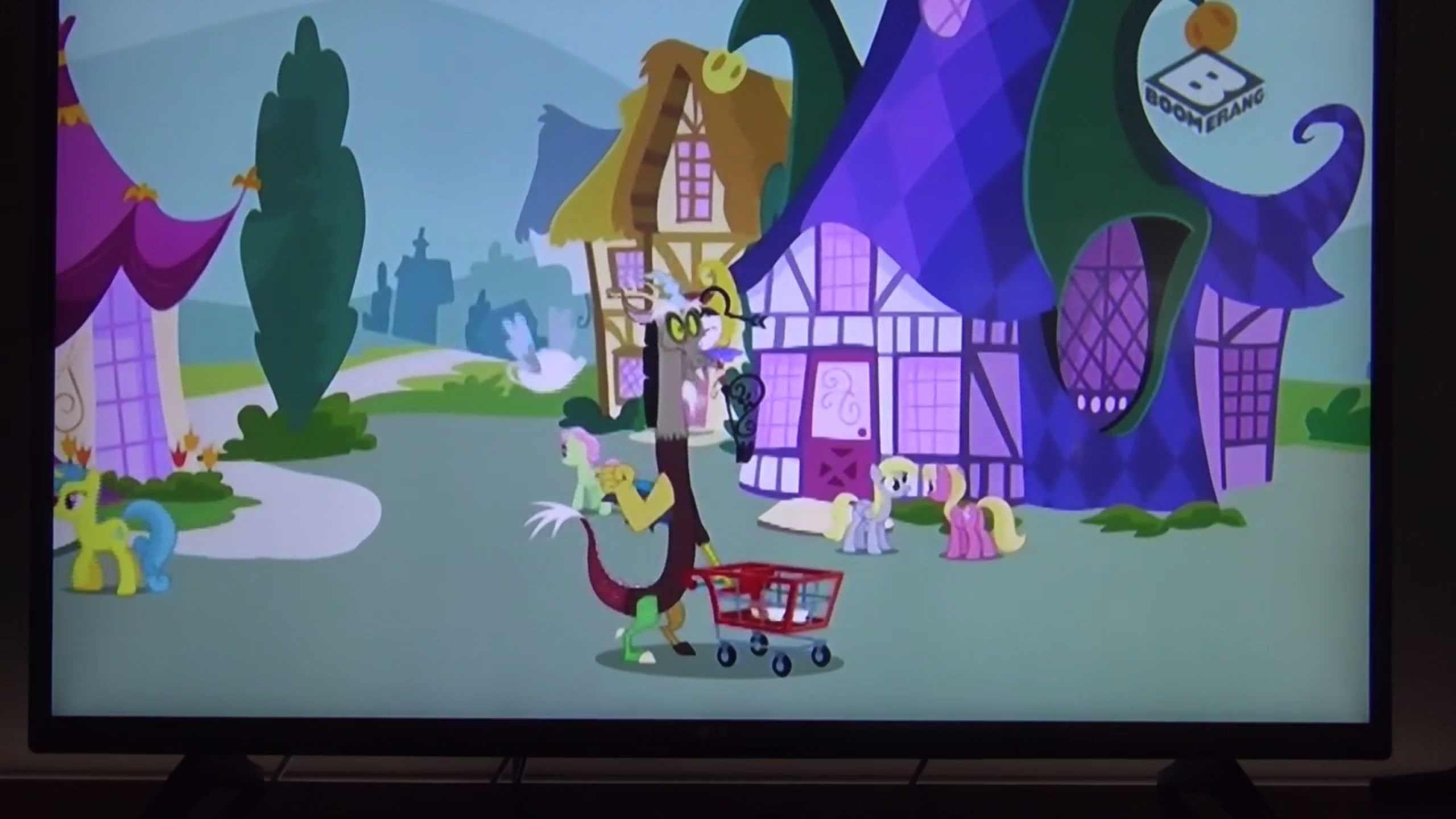 #1466391 - safe, screencap, derpy hooves, discord, lemon hearts, lily ...