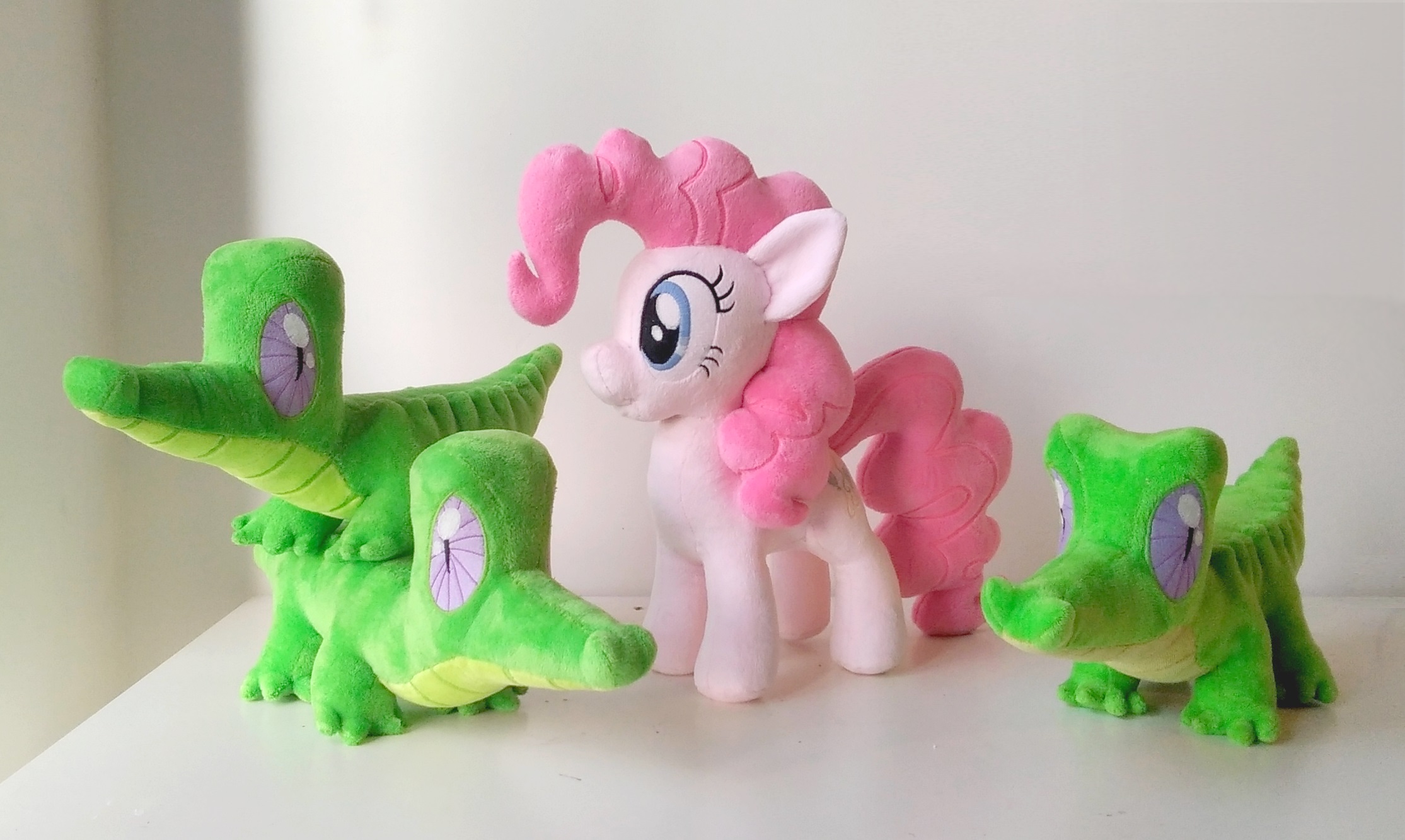 #2987604 - safe, artist:azdaracylius, gummy, pinkie pie, alligator ...