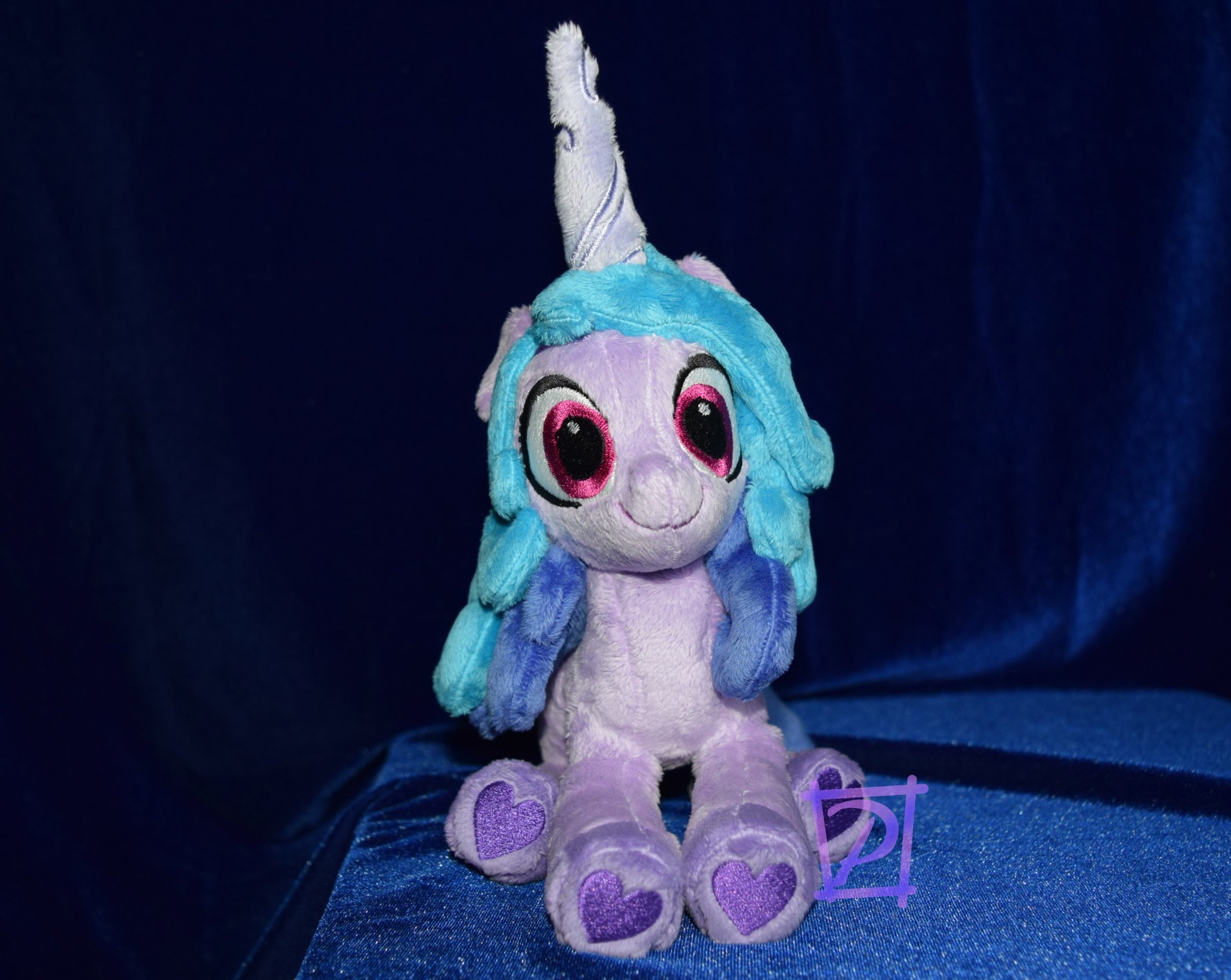 #3096275 - safe, artist:kiashone, izzy moonbow, pony, unicorn, g5 ...